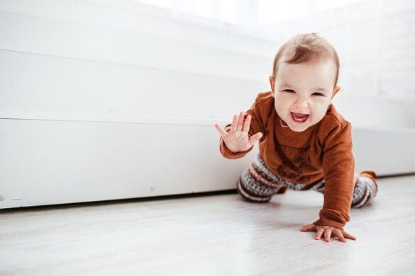 When Should My Baby Start Crawling? Timing and how it develops - Baby ...